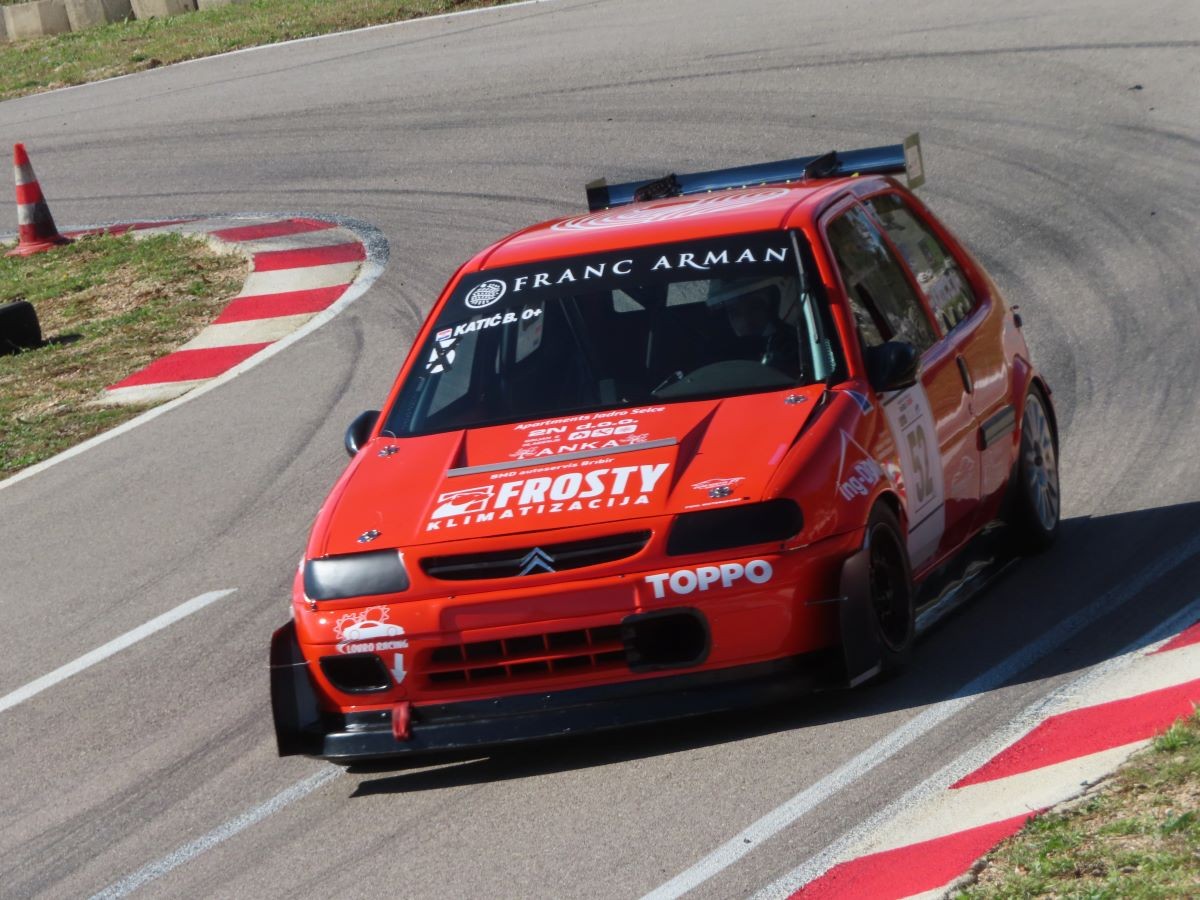 [FOTO] [AUTOMOBILIZAM] Bura na buri „crosskronometra“, superiornost ...