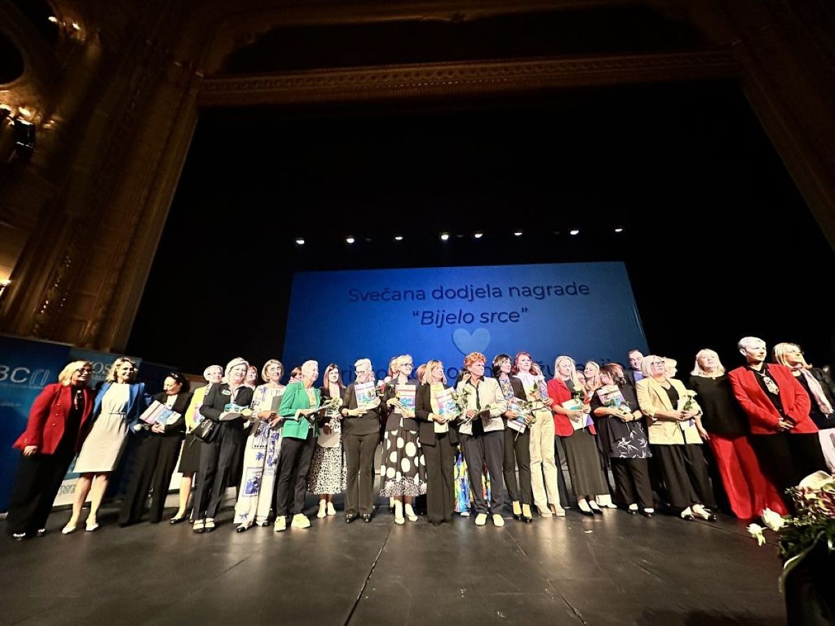 Dodijeljeno Bijelo srce najboljim medicinskim sestrama Primorsko ...