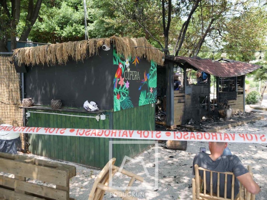 [FOTO] Požar progutao Beach Bar Cipera u Lovranu