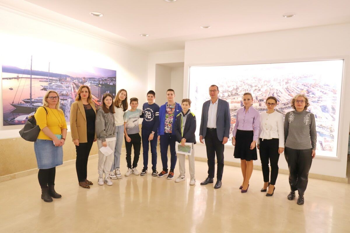 Učenici OŠ Dolac upoznali gradonačelnika s problematikom stabala ...