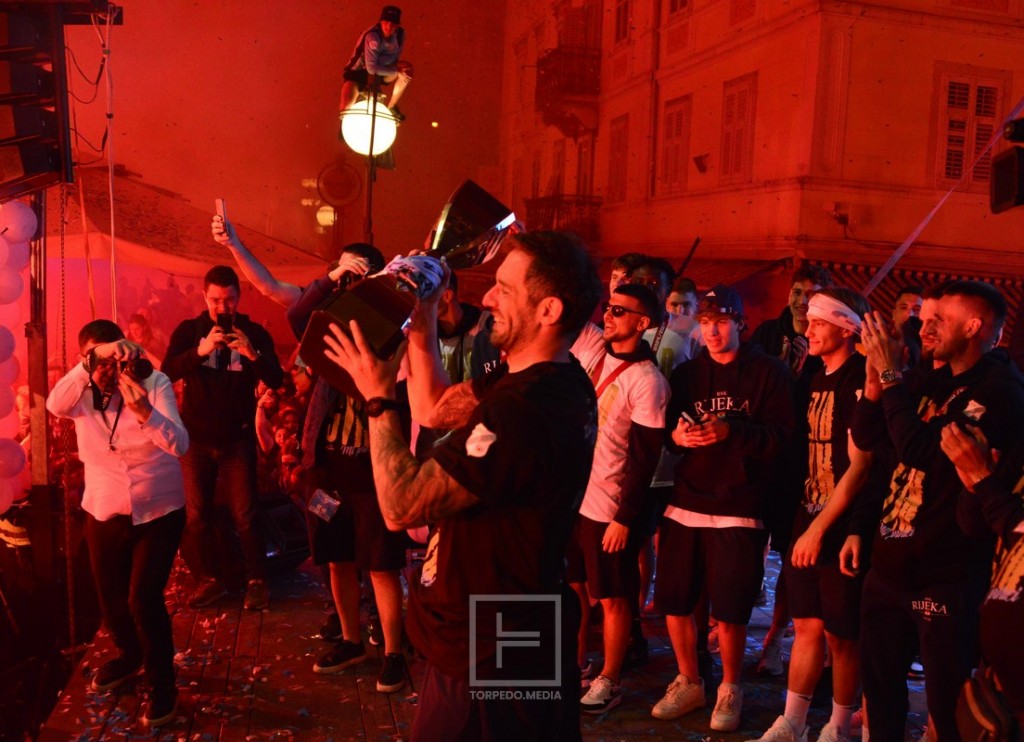 [FOTO] Radomir Đalović nakon osvajanja naslova prvaka: Ovo je za naše ...