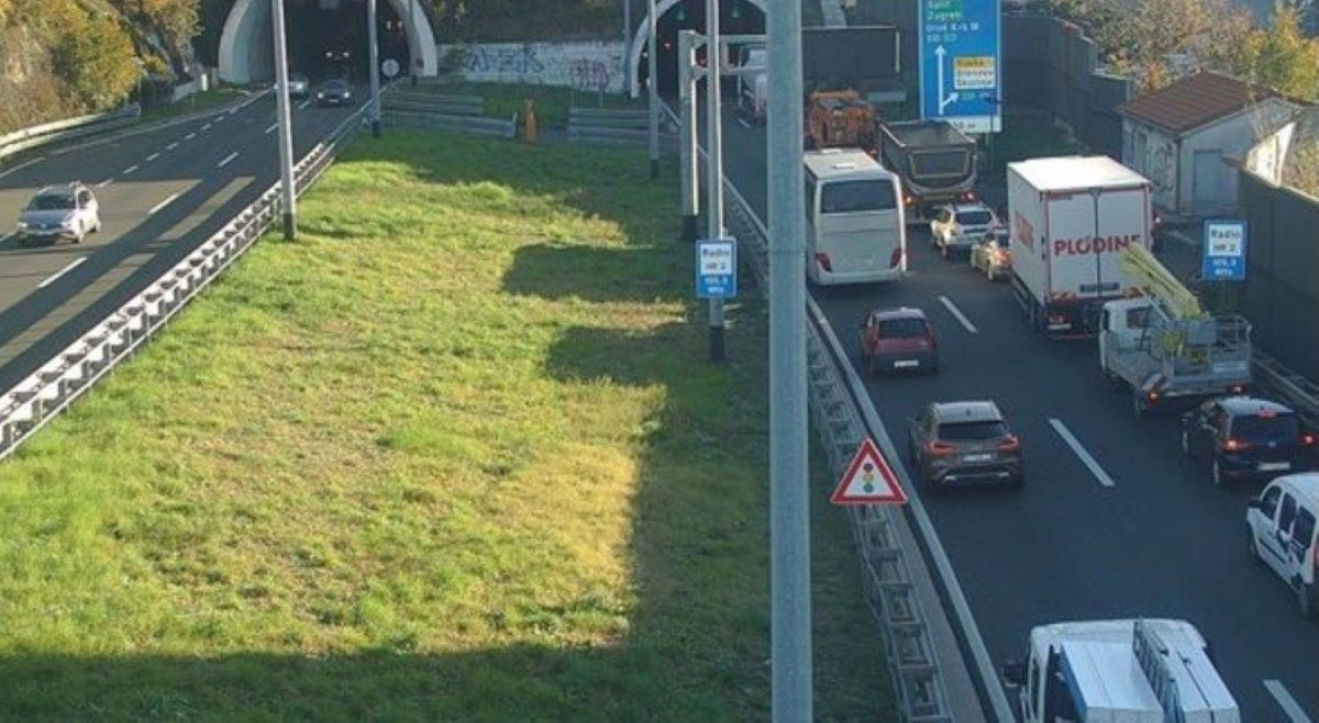 Prometna nesreća na riječkoj zaobilaznici, stvorila se velika kolona