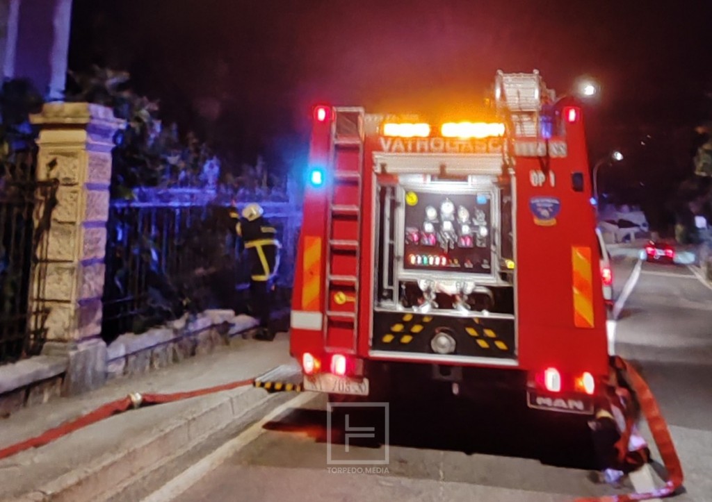 Gori trafostanica na Kampusu, vatrogasci na terenu